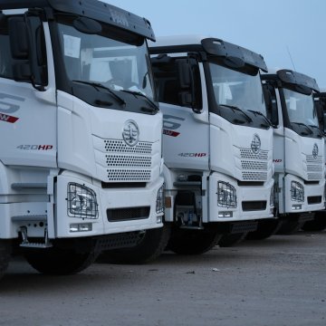 Warmly celebrate FAW Trucks exporting multiple batches of vehicles to West Africa.